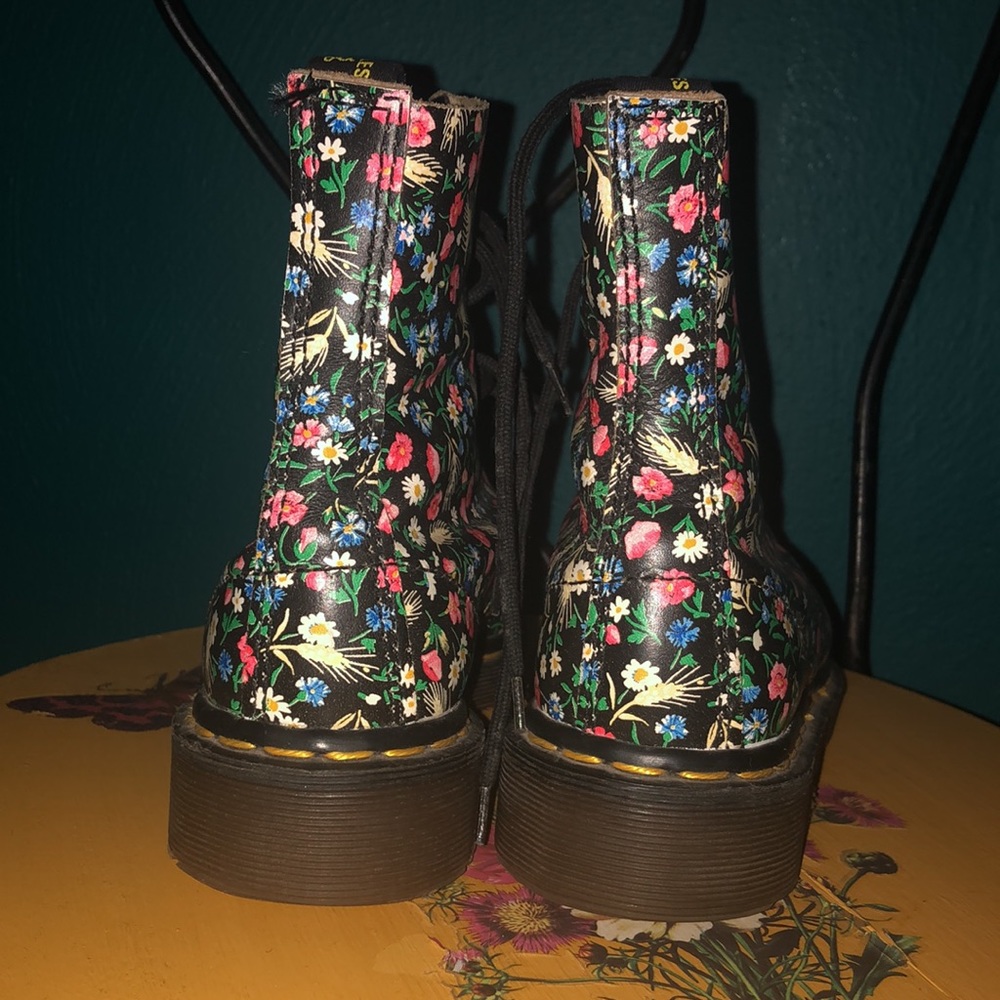 Dr. Martens Rare Vintage Made In England Floral Us 6/… - Gem